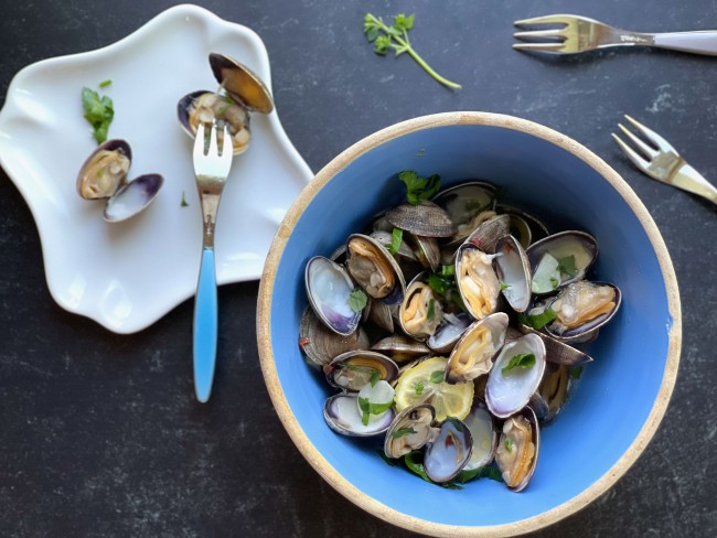 Dirty clams need a cornmeal bath | Kim Sunée